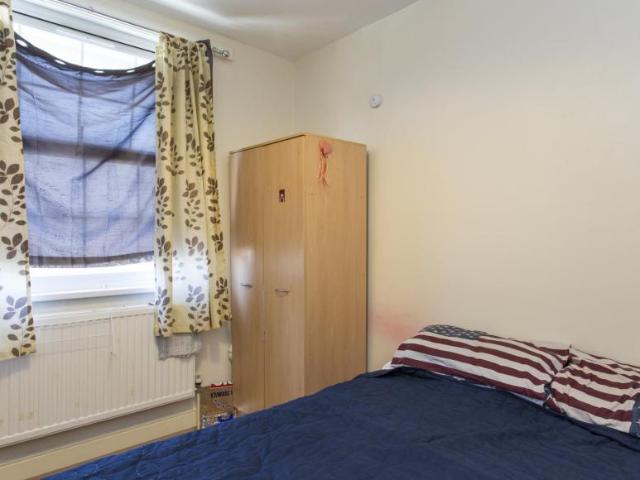 5 Bedroom Shared Living/roommate London London 90562677
