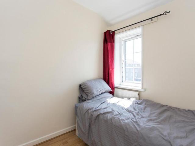 5 Bedroom Shared Living/roommate London London 90562678