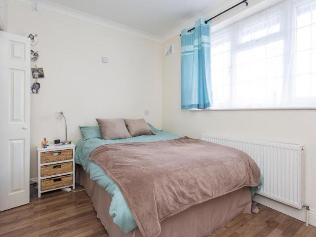 5 Bedroom Shared Living/roommate London London 90562695
