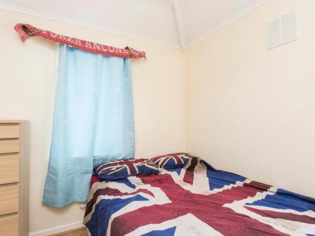 5 Bedroom Shared Living/roommate London London 90562696