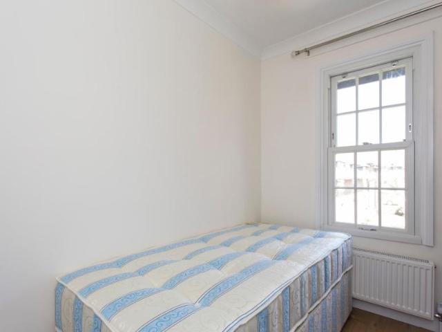 5 Bedroom Shared Living/roommate London London 90562075