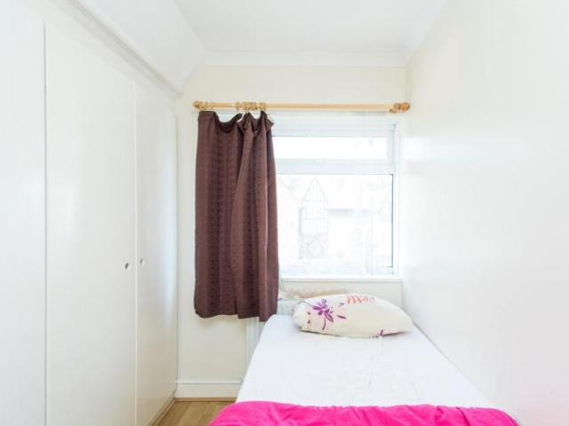 5 Bedroom Shared Living/roommate London London 90562080