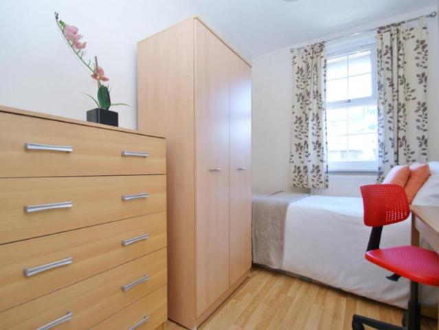 5 Bedroom Shared Living/roommate London London 90562099