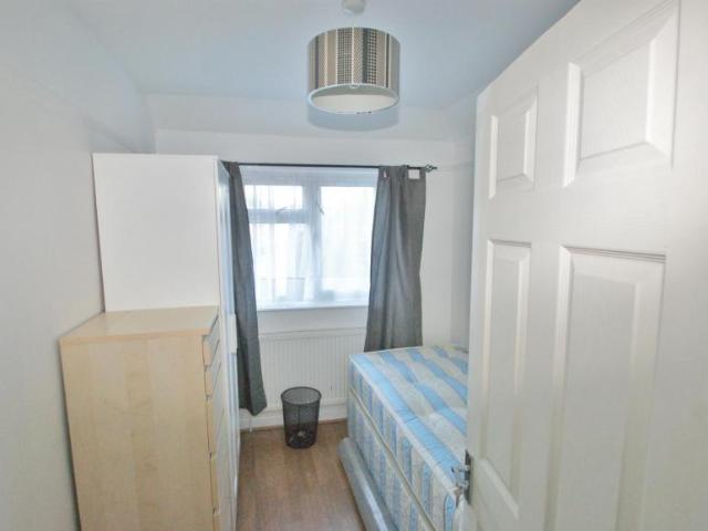 5 Bedroom Shared Living/roommate London London 90562110
