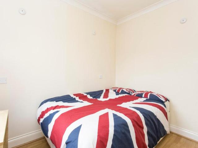 5 Bedroom Shared Living/roommate London London 90562113