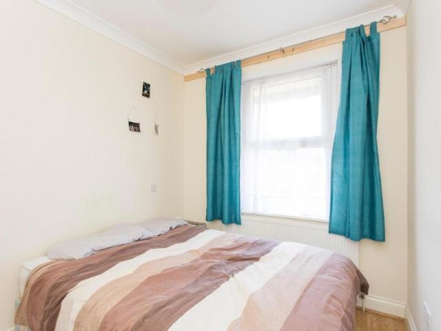 5 Bedroom Shared Living/roommate London London 90562121