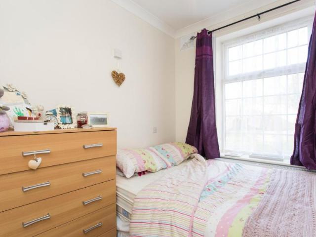 5 Bedroom Shared Living/roommate London London 90562146