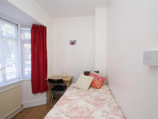 5 Bedroom Shared Living/roommate London London 90562152