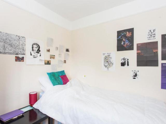 5 Bedroom Shared Living/roommate London London 90562174
