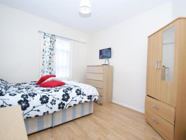 5 Bedroom Shared Living/roommate London London 90562181