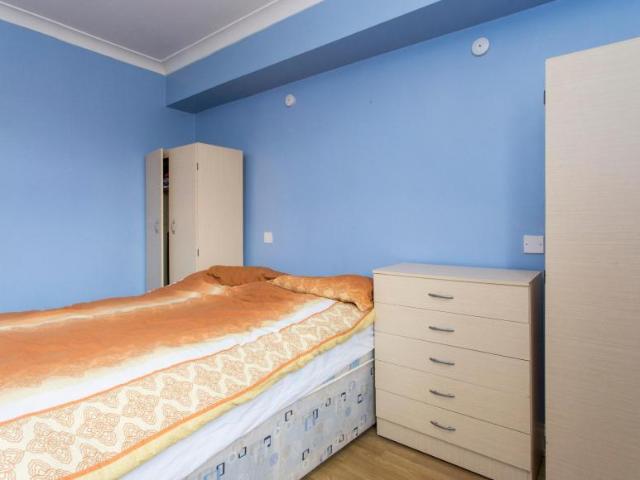 5 Bedroom Shared Living/roommate London London 90562183