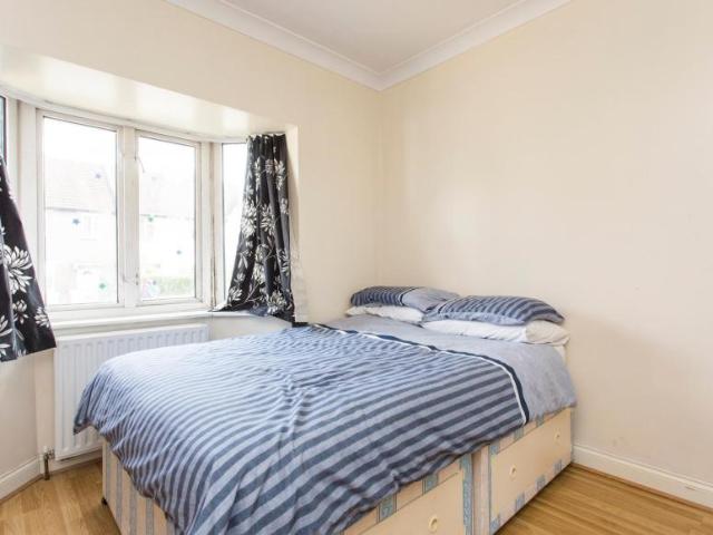 5 Bedroom Shared Living/roommate London London 90562184