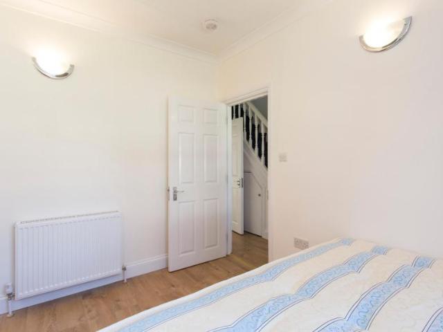 5 Bedroom Shared Living/roommate London London 90562188