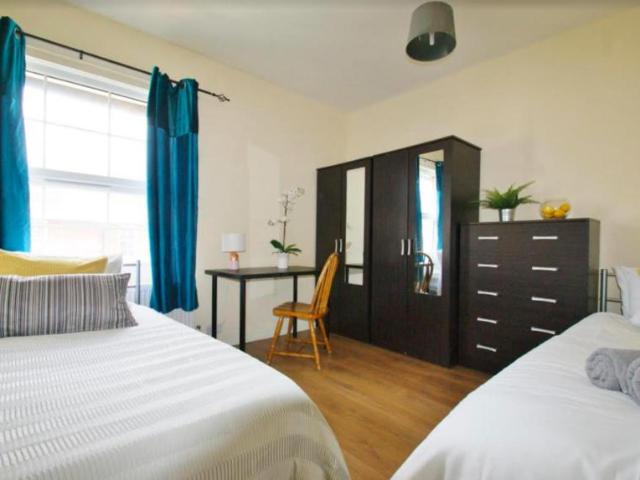 5 Bedroom Shared Living/roommate London London 90562237