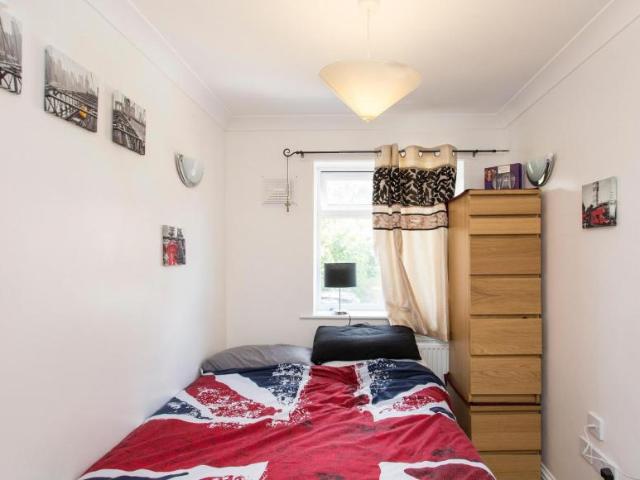 5 Bedroom Shared Living/roommate London London 90562255