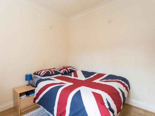5 Bedroom Shared Living/roommate London London 90562308