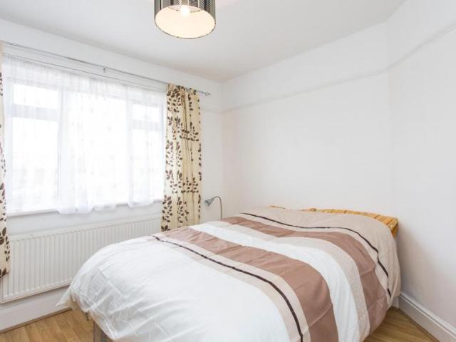 5 Bedroom Shared Living/roommate London London 90562359