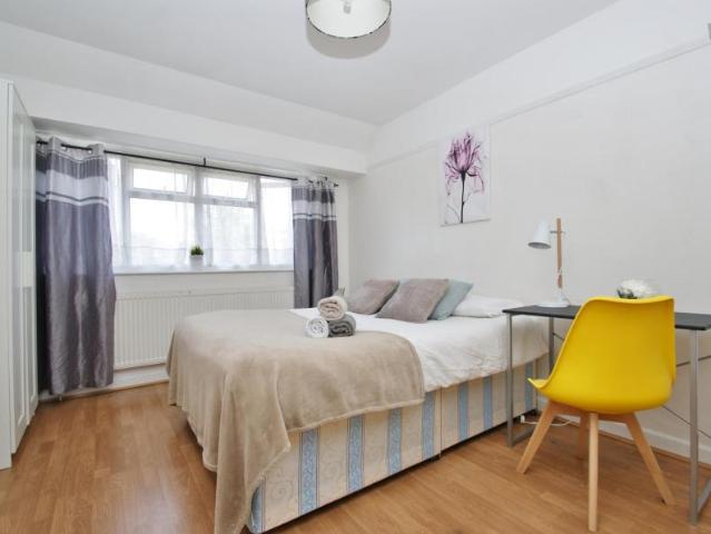 5 Bedroom Shared Living/roommate London London 90562369