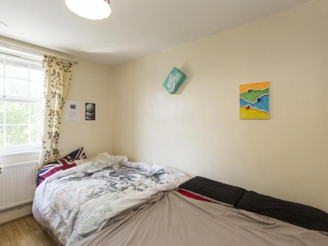 5 Bedroom Shared Living/roommate London London 90562370