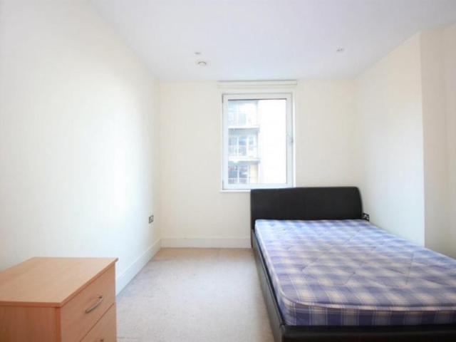 5 Bedroom Shared Living/roommate London London 90563544
