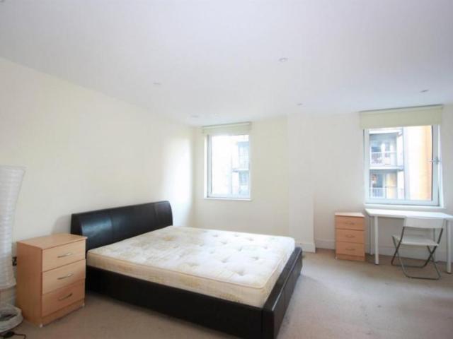 5 Bedroom Shared Living/roommate London London 90563559