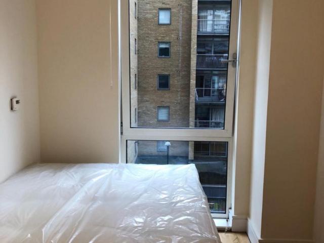 5 Bedroom Shared Living/roommate London London 90563568