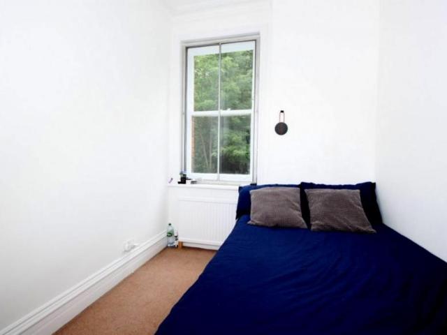 5 Bedroom Shared Living/roommate London London 90563612
