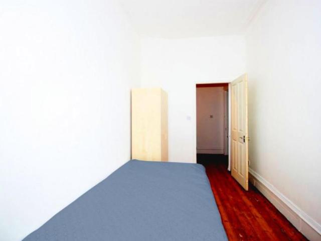 5 Bedroom Shared Living/roommate London London 90563628