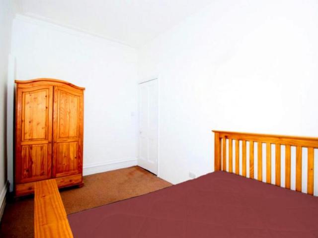 5 Bedroom Shared Living/roommate London London 90563635
