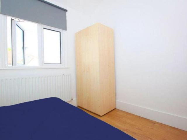 5 Bedroom Shared Living/roommate London London 90563700