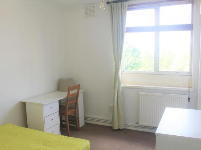 5 Bedroom Shared Living/roommate London London 90563705
