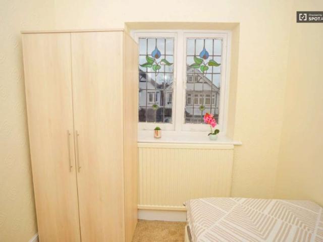 5 Bedroom Shared Living/roommate London London 94223047