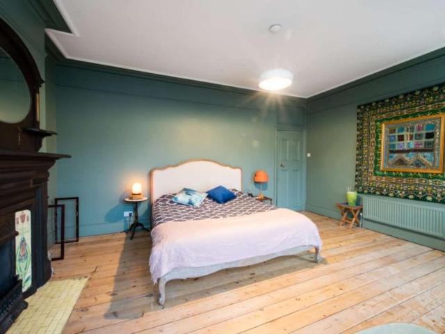 5 Bedroom Shared Living/roommate London London 96719338