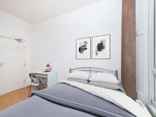 5 Bedroom Shared Living/roommate London London 98021754