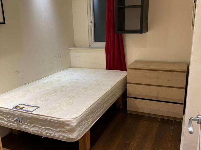 5 Bedroom Shared Living/roommate London London 99519634