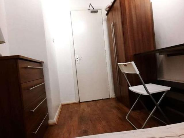5 Bedroom Shared Living/roommate London London 99724763