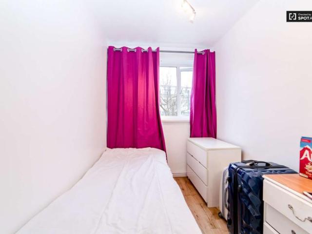 5 Bedroom Shared Living/roommate London London 99724769