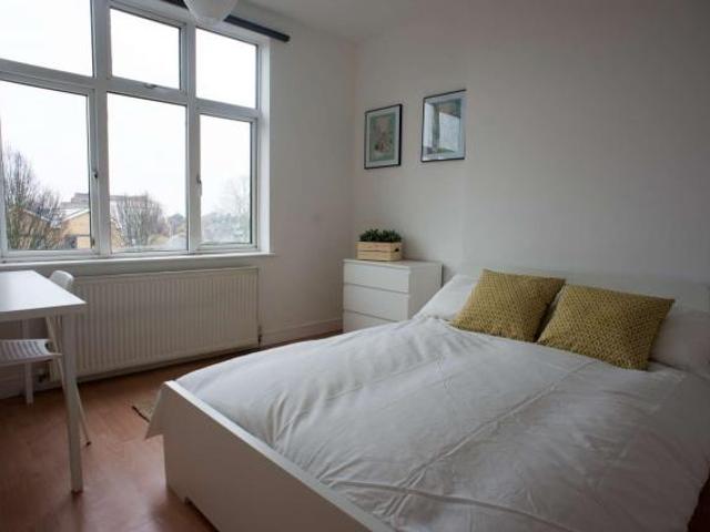 5 Bedroom Shared Living/roommate London London LS54191155