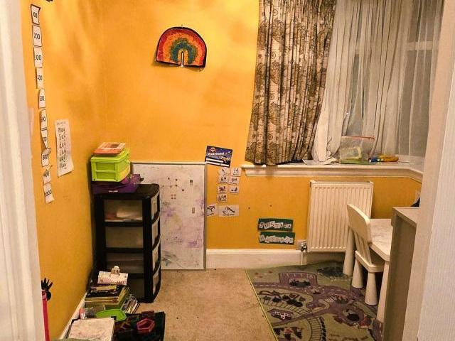 5 Bedroom Shared Living/roommate London London LS74469613