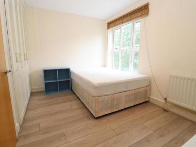 5 Bedroom Shared Living/roommate London London LS90559293