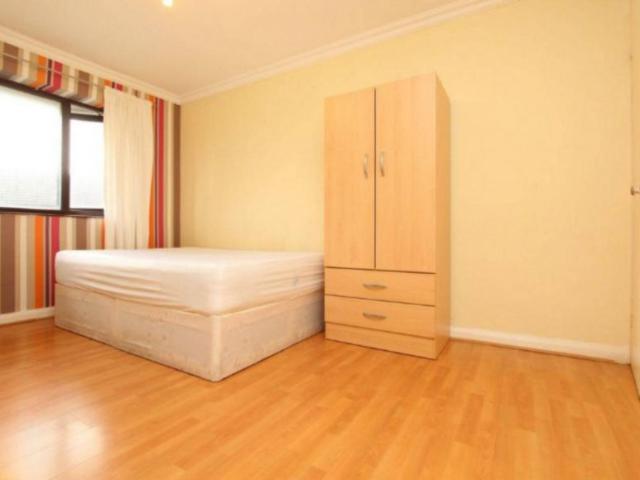 5 Bedroom Shared Living/roommate London London LS90559346