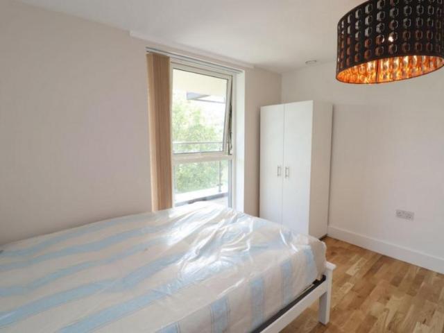 5 Bedroom Shared Living/roommate London London LS90559368