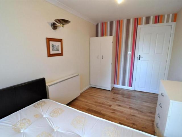 5 Bedroom Shared Living/roommate London London LS90559478