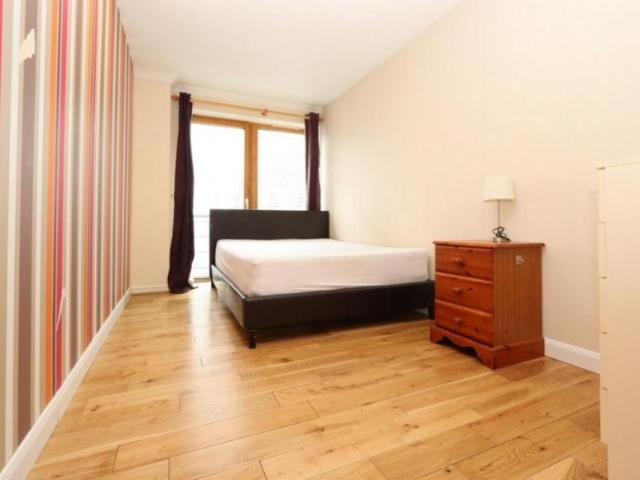 5 Bedroom Shared Living/roommate London London LS90559479