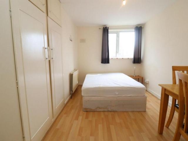 5 Bedroom Shared Living/roommate London London LS90559493