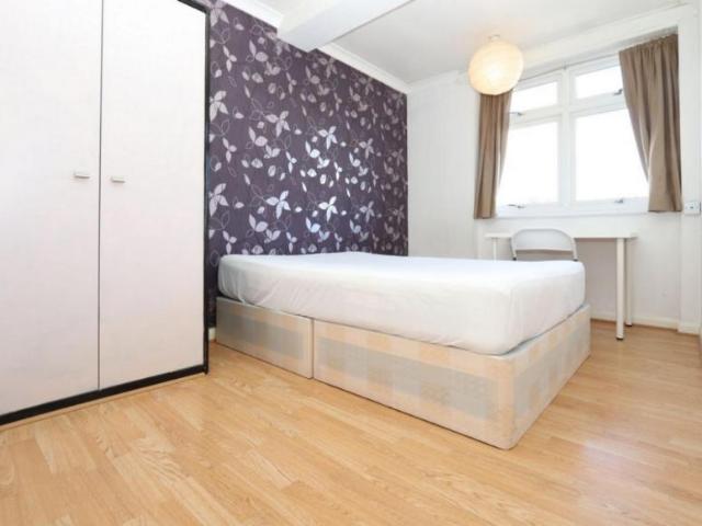5 Bedroom Shared Living/roommate London London LS90559409