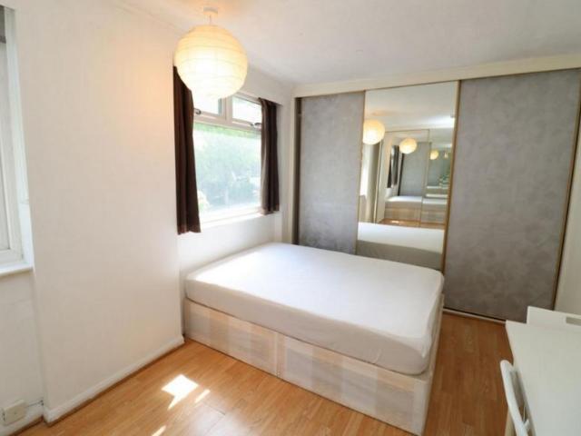 5 Bedroom Shared Living/roommate London London LS90559410