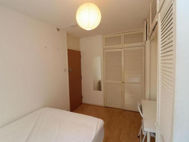 5 Bedroom Shared Living/roommate London London LS90559579