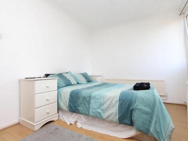 5 Bedroom Shared Living/roommate London London LS90559602