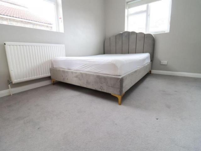 5 Bedroom Shared Living/roommate London London LS90559730